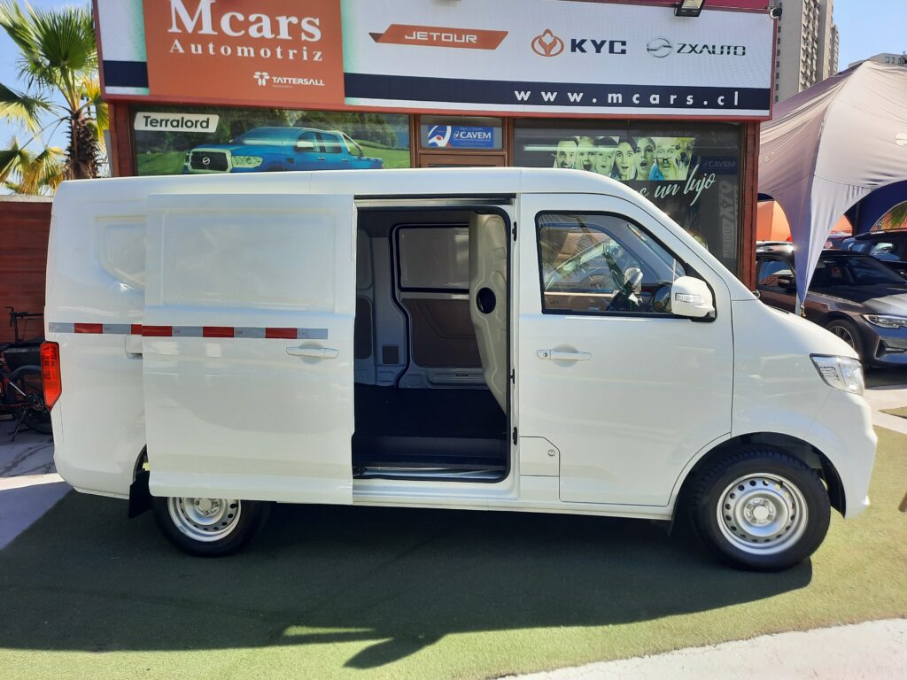KYC MAMUT CARGO VAN 2026 - MCars Automotriz